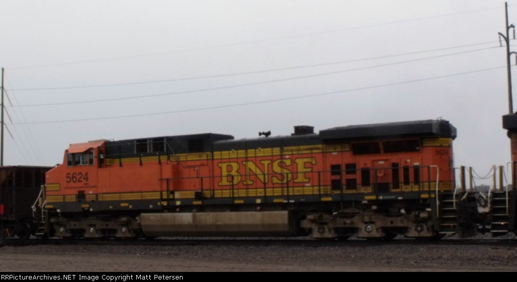 BNSF 5624